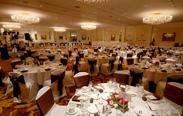 The Pfister Hotel: Downtown Milwaukee Hotels | Luxury Hotel